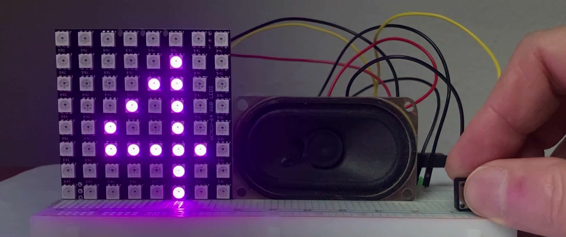 Spielautomat mit einer RGB-Matrix - Projekte für Arduino und ESP32-Mikrocontroller